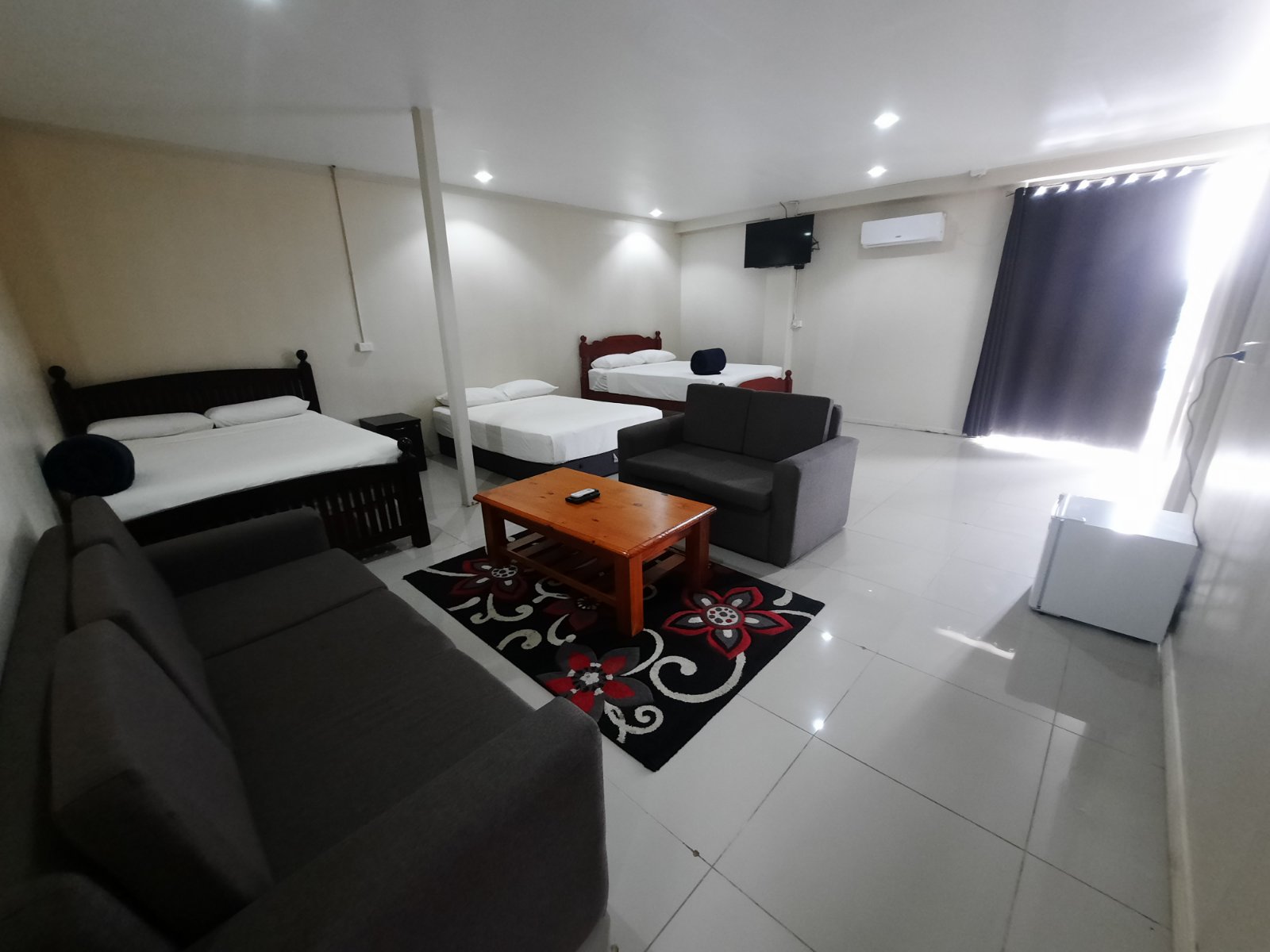 Dateline Hotel - Your Island B&B